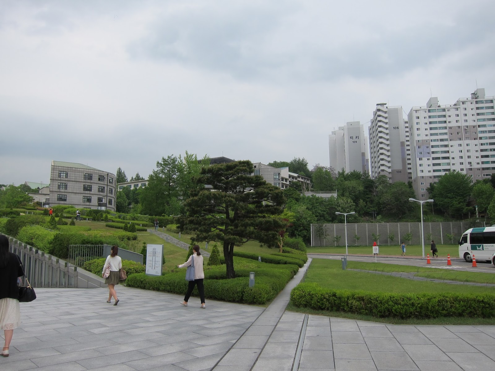 Guide to Ewha Womans University / Edae - Felicia