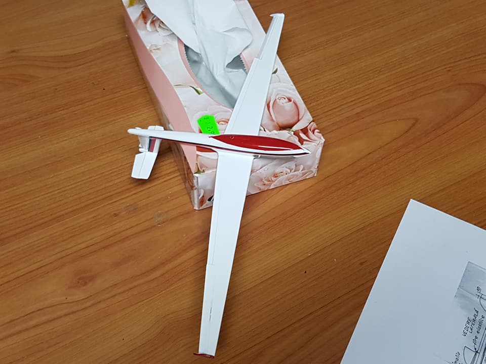 Machete avioane lemn la comandă... : Machetă planor IS 28 B2