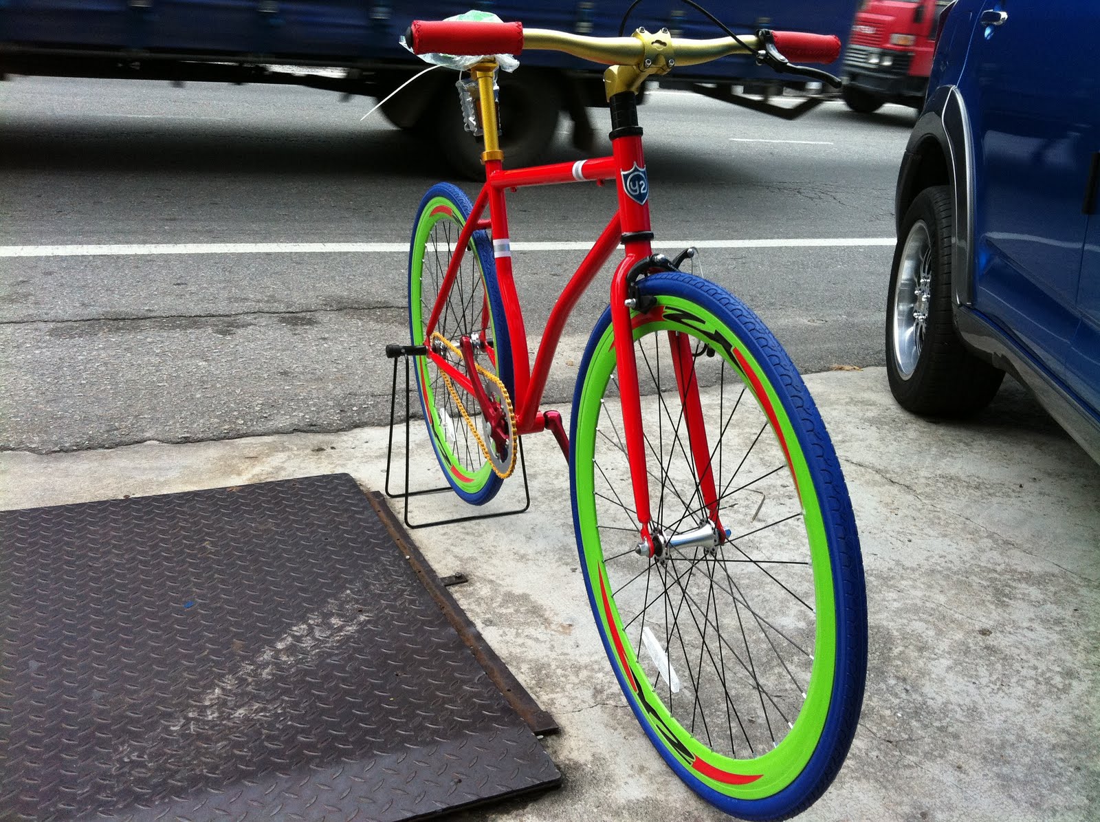 ytwocycle Trading: Fixed Bike aka Fixie - Y2 (SE frame design)