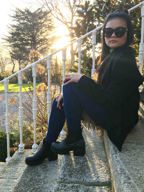 Two Sisters Bloggin Ootd Turtle Neck And Highwaisted Jeans