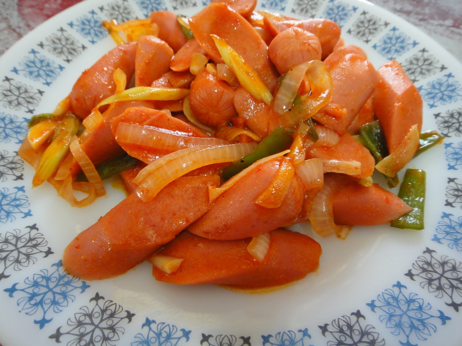 INTANBLING: sosej goreng pedas