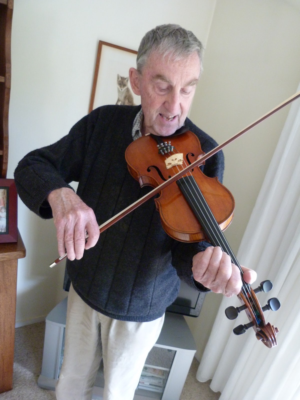 Woolshed 1: Northumberland traditions: My old Northumbrian fiddle.