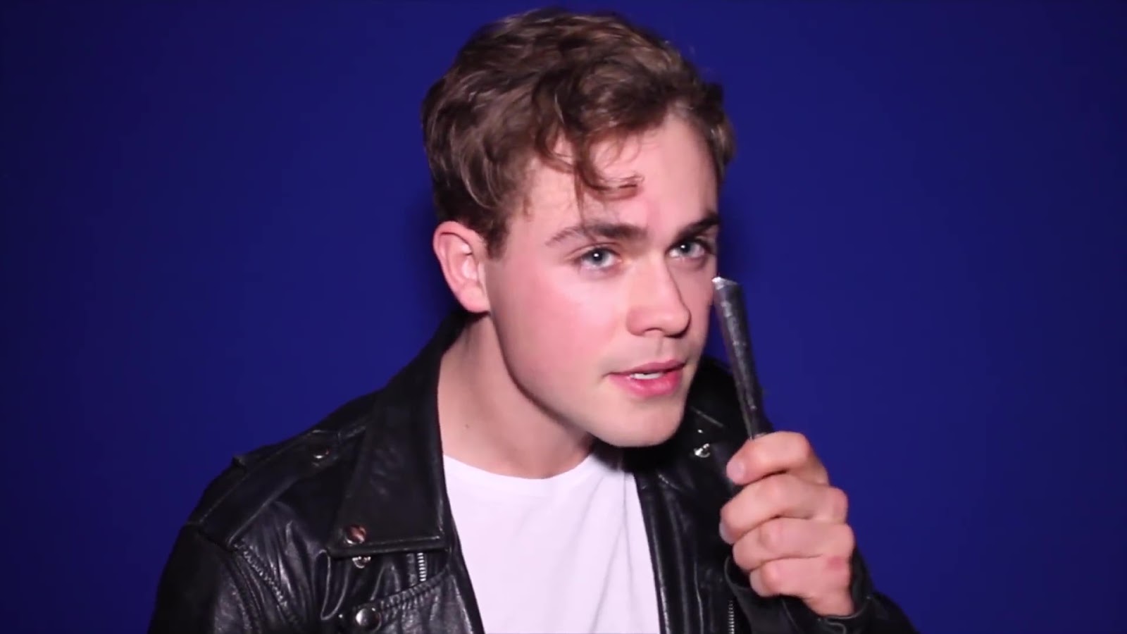 ausCAPS: Dacre Montgomery shirtless in Stranger Things audition video