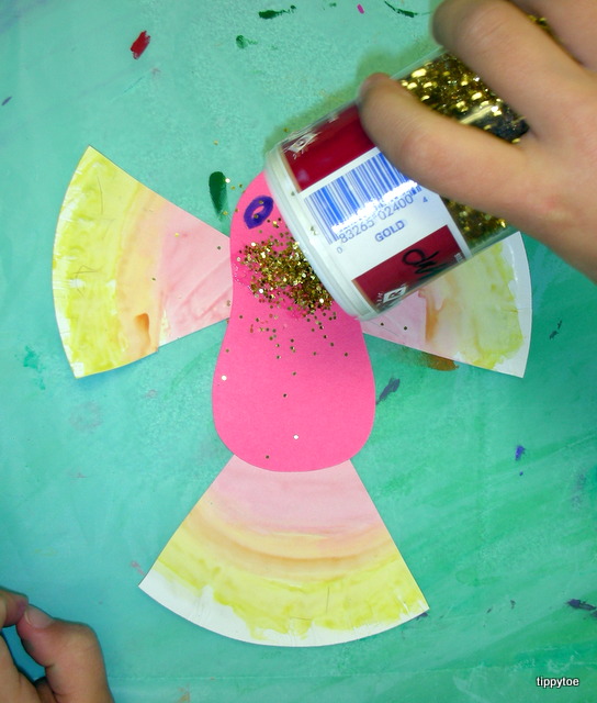 Tippytoe Crafts: Hummingbird Craft