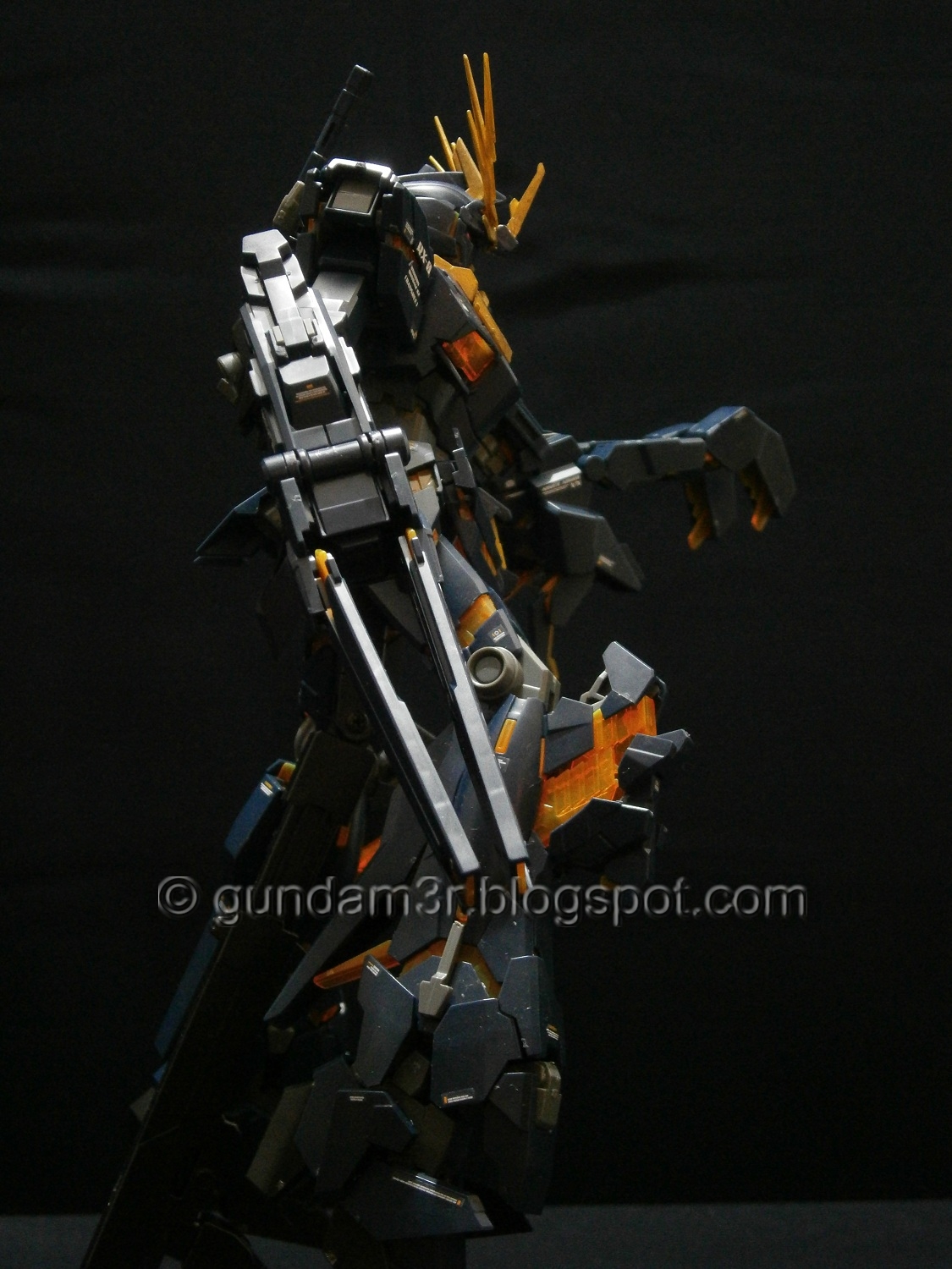Unicorn Gundam 02 Banshee (Destroy Mode) MG Review Part 3