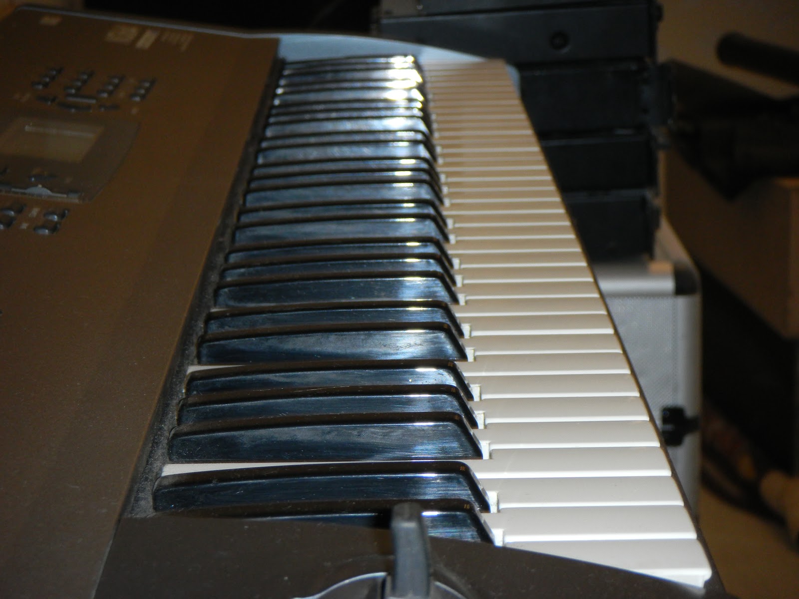 Infrequent Sound [sex.tex] technology: Korg N364 Music Workstation