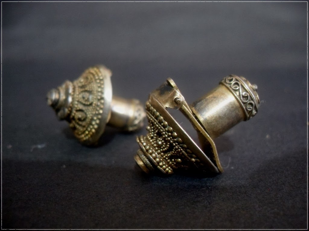 BARANG ANTIK LUKITO: Giwang Perak Tempoe Doloe -SOLD-