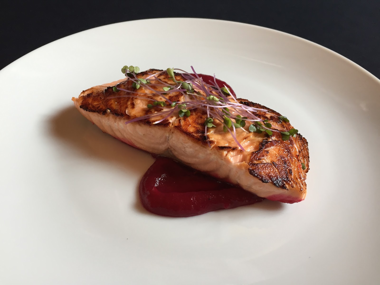 Inglourious Bananas: Salmon over Potato and Beet Purée // Salmone su ...