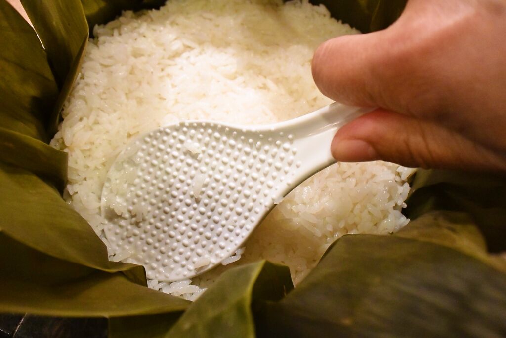 Recipes for Tom: Masuzushi / pressed salmon sushi wrapped with bamboo ...