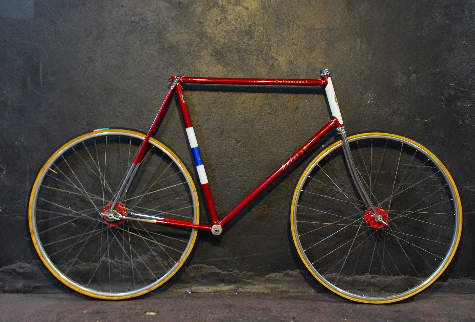 THE FLYING WHEEL: RALEIGH-CARLTON PROFESSIONAL TRACK