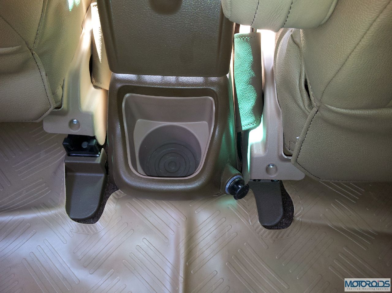 MAHINDRA LAUNCHED NEW FACELIFTED XYLO ~ Auto Motoring