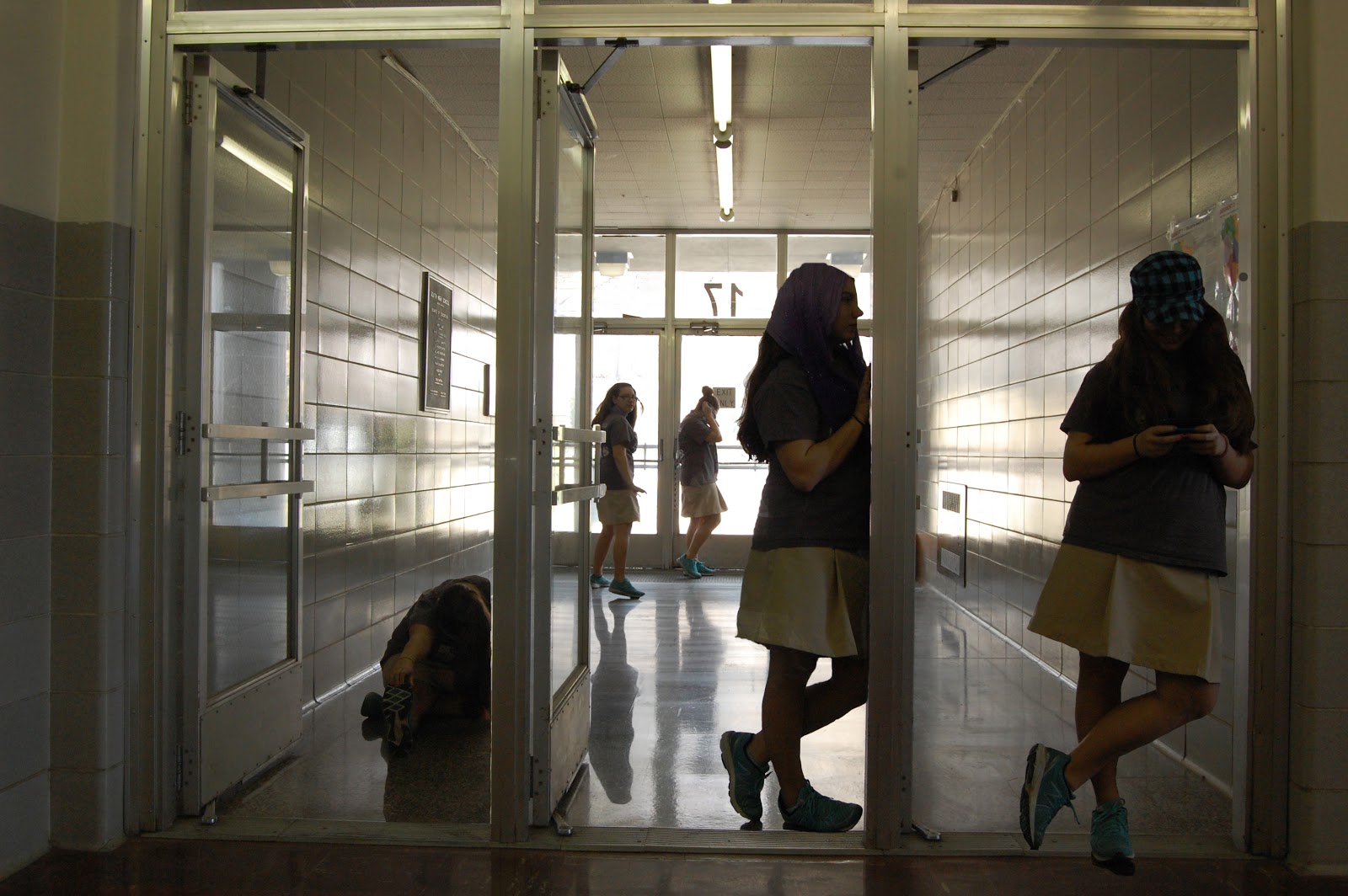 DeaArtEd: Lesson: Multiple Me Photography