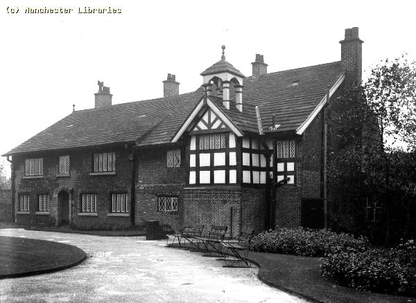 Andrew Simpson: The Clayton Hall stories ....... no 2 “the gem in the east”