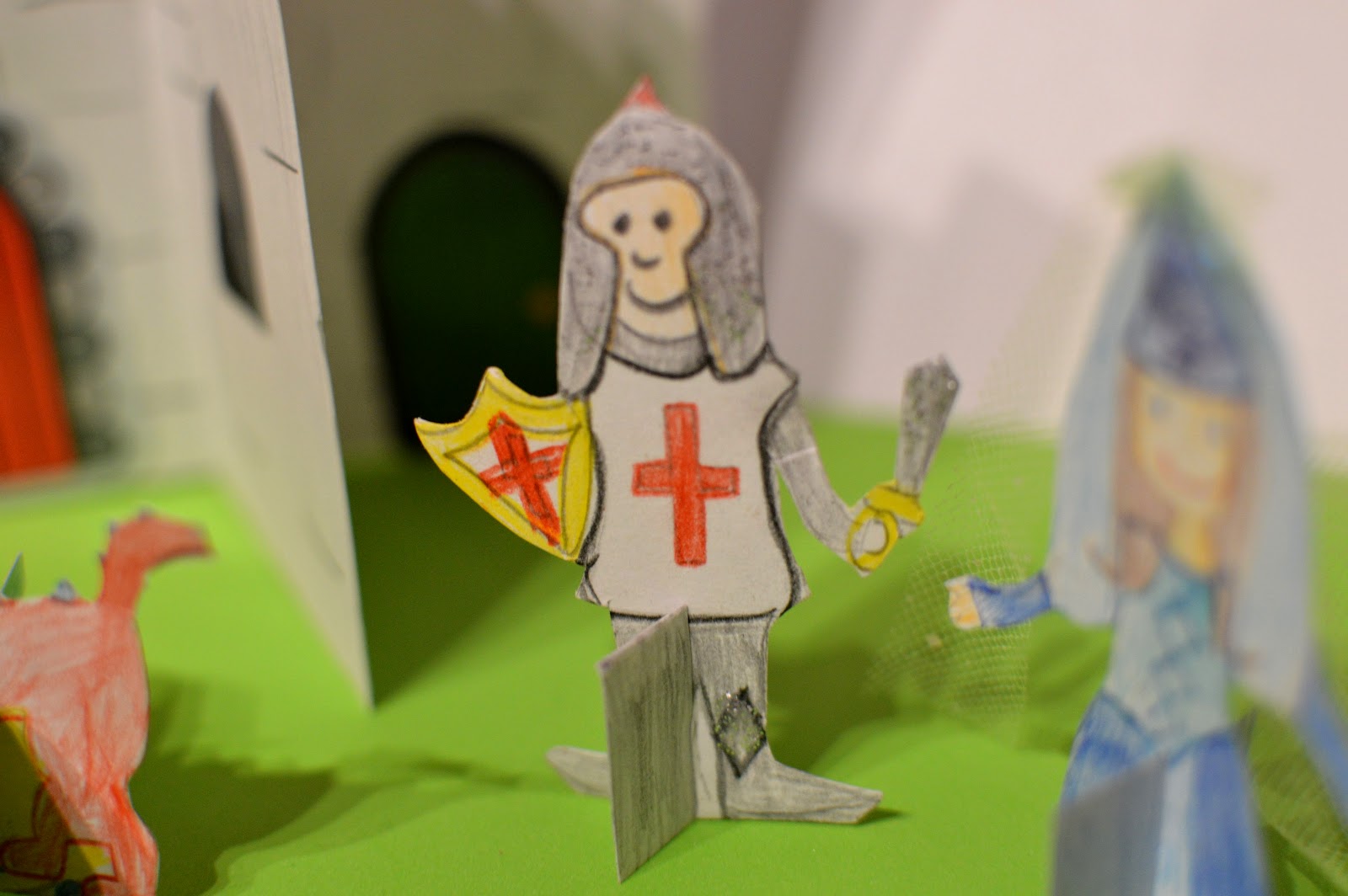 Craft: Make a Card Castle Play Scene with Dragon, Knight and Princess ...