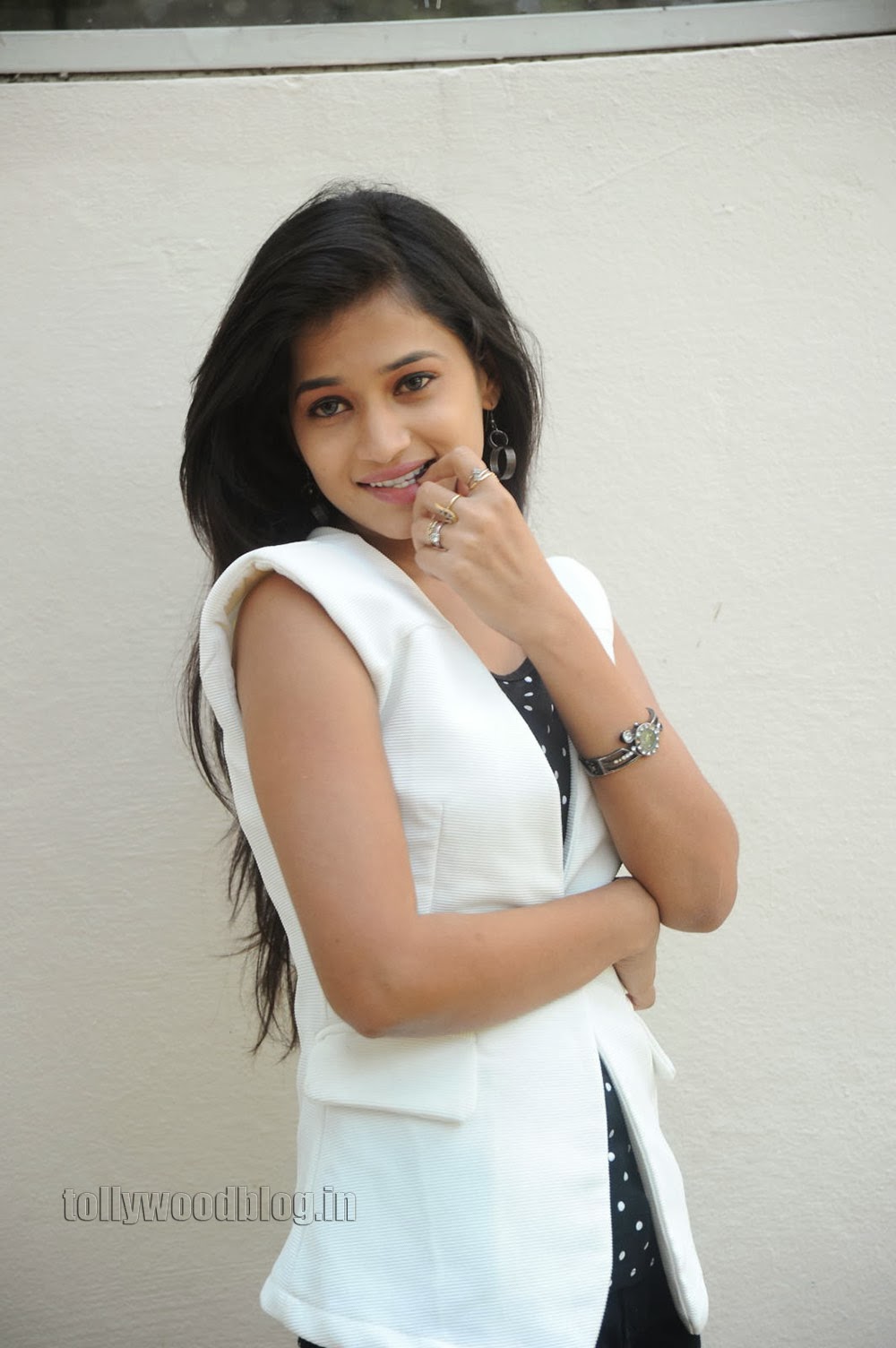 Anvika Gorgeous Looking Photo shoot Gallery