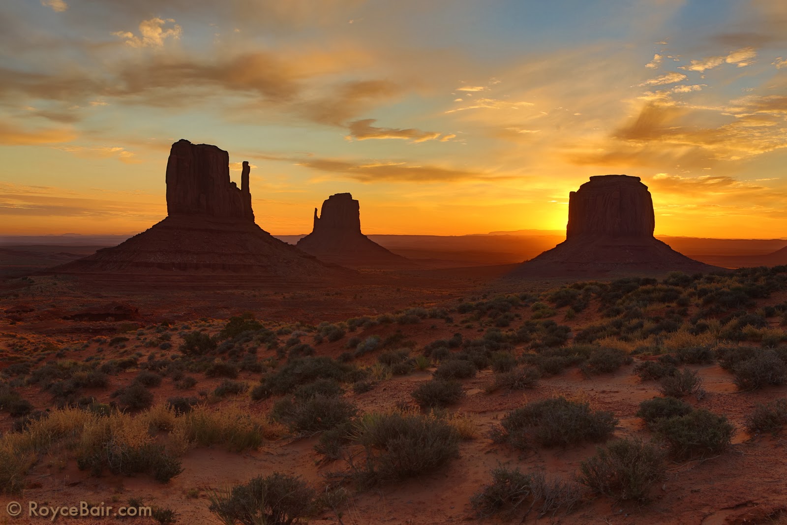 Into The Night Photography: Night Photography Challenges in Monument Valley