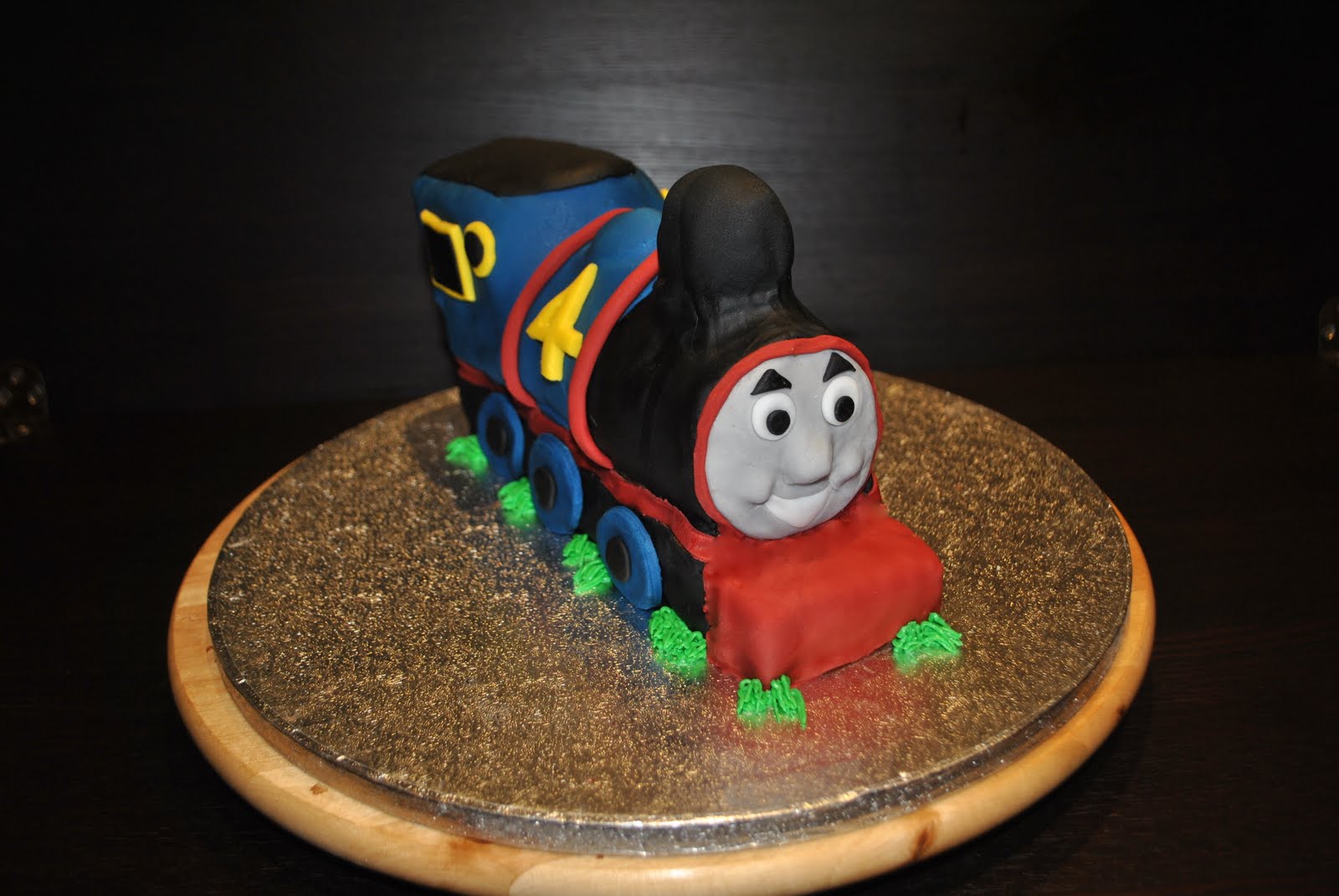 Cutchi-Cakes: Thomas the tank Engine 3d Cake