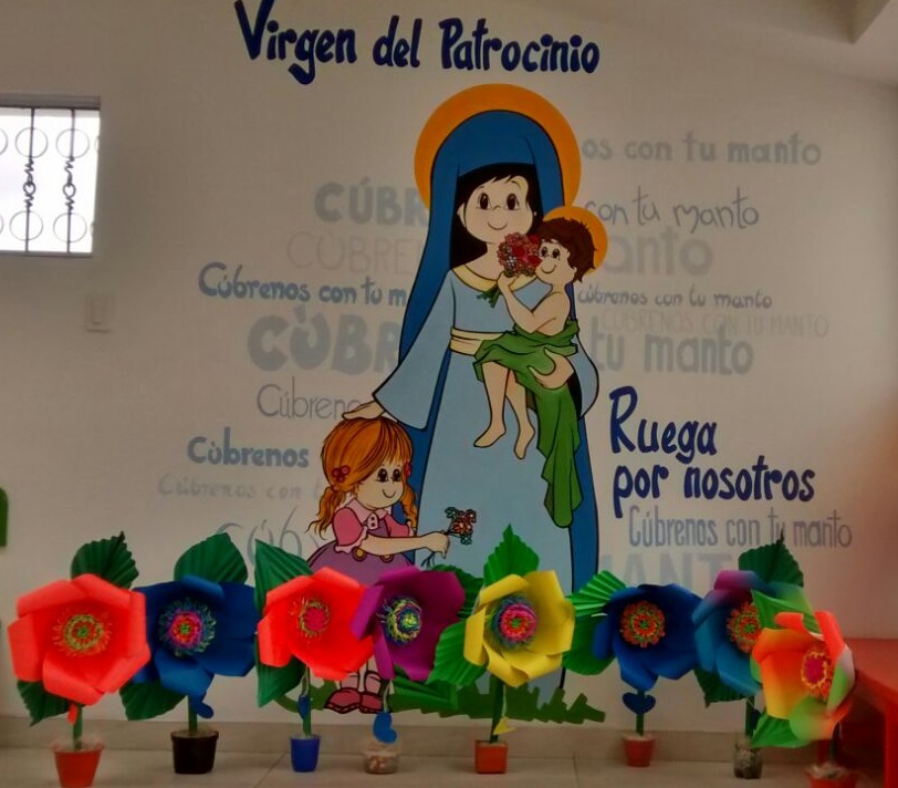Mural gigante dedicado a la Virgen María
