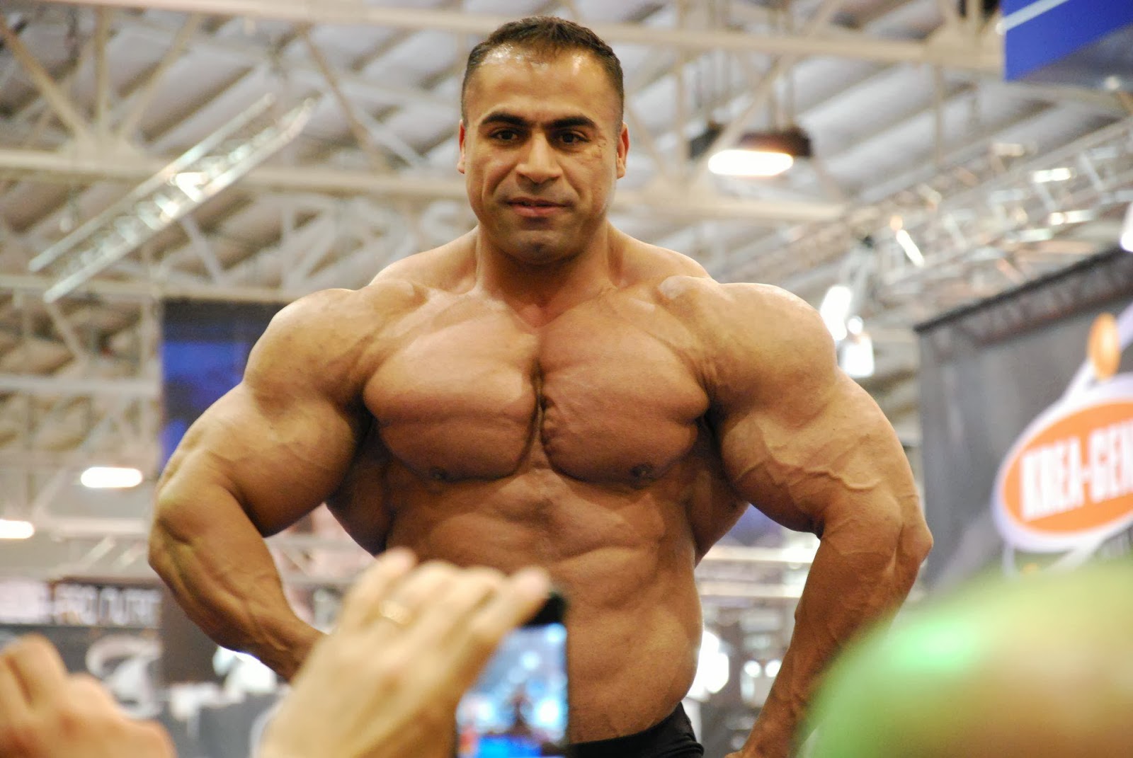 Muscle Lover: Iraqi IFBB Pro bodybuilder Khalid Almohsinawi in off ...