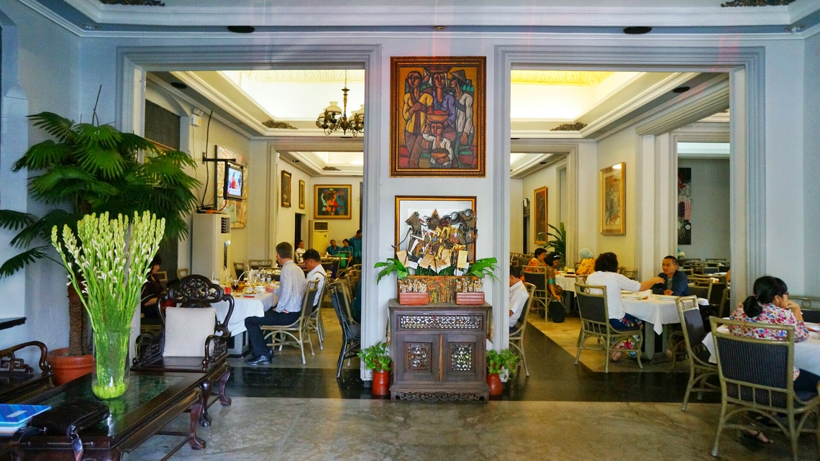 Ria Galeria Surabaya (Review) | Laura Angelia