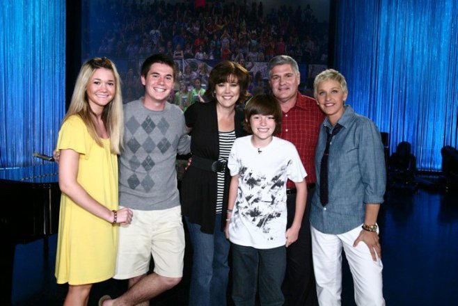 Greyson Chance Universe: Greyson Chance Pictures with His Mom and ...