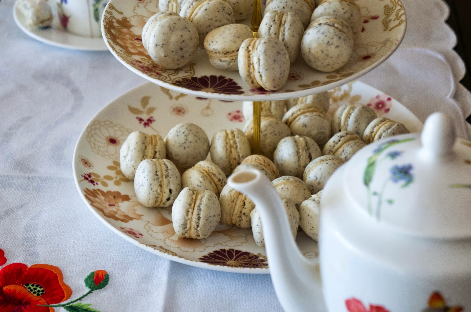 Smart Cookie: Downton Abbey: Tea and Honey Macarons