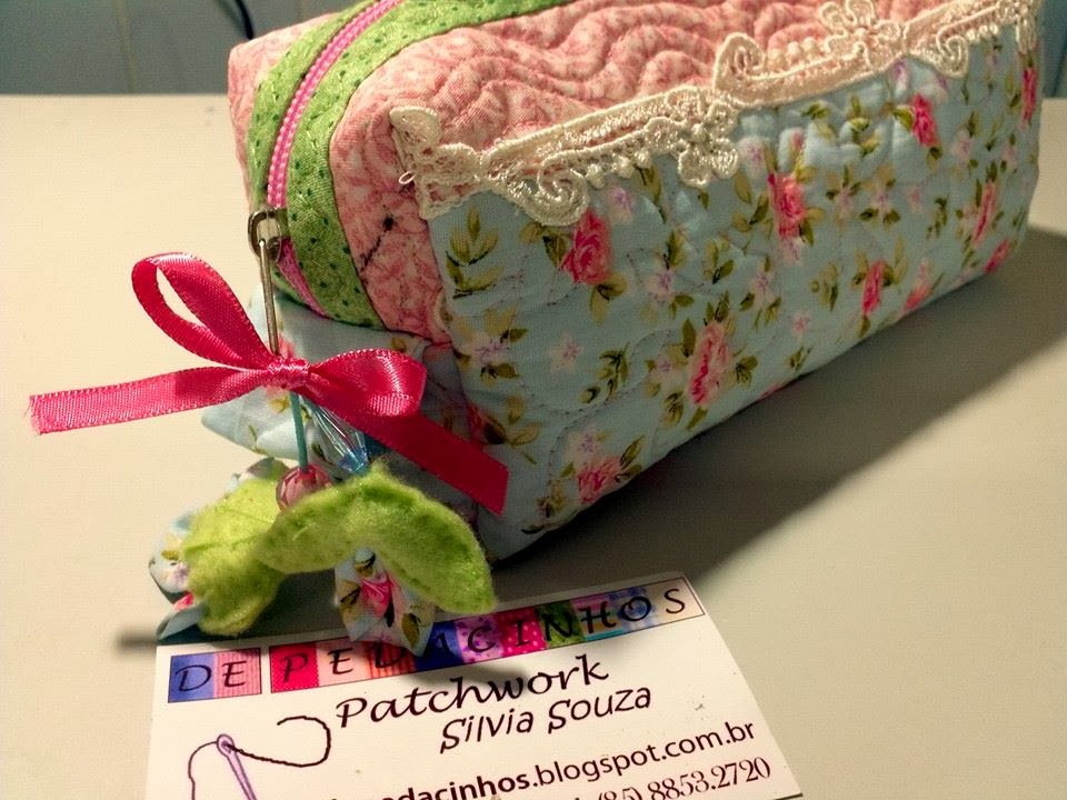 De Pedacinhos Patchwork: ESTOJOS E NECESSAIRES