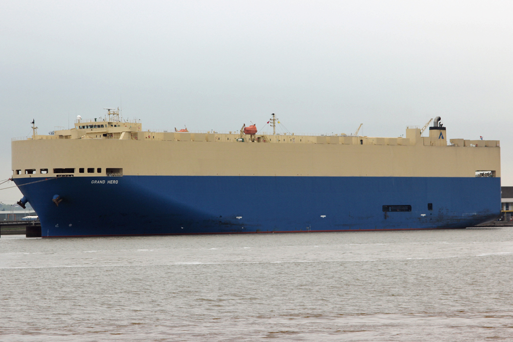 UK Shipping: GRAND HERO on Tilbury RoRo berth 07/05/2013