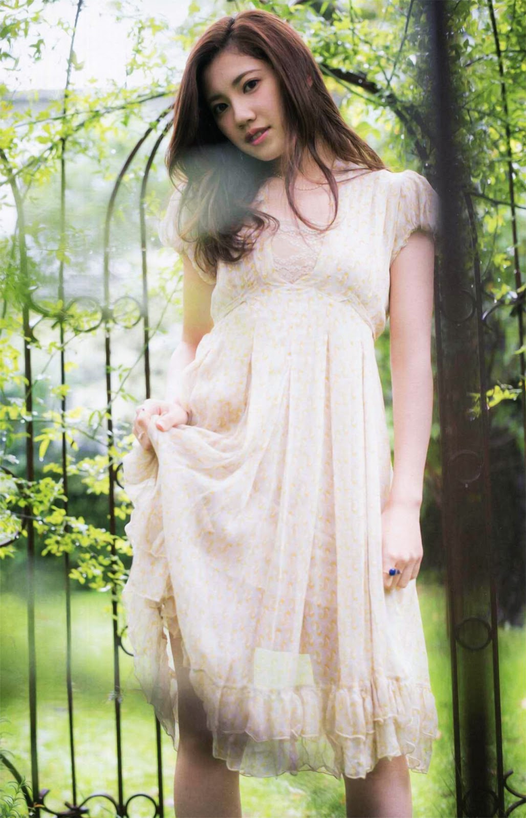 Nao Kanzaki and a few friends: Ryoha Kitagawa: Magazine scans #1