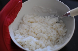.. Sweet make me Smile ..: Sticky Rice (Microwave)