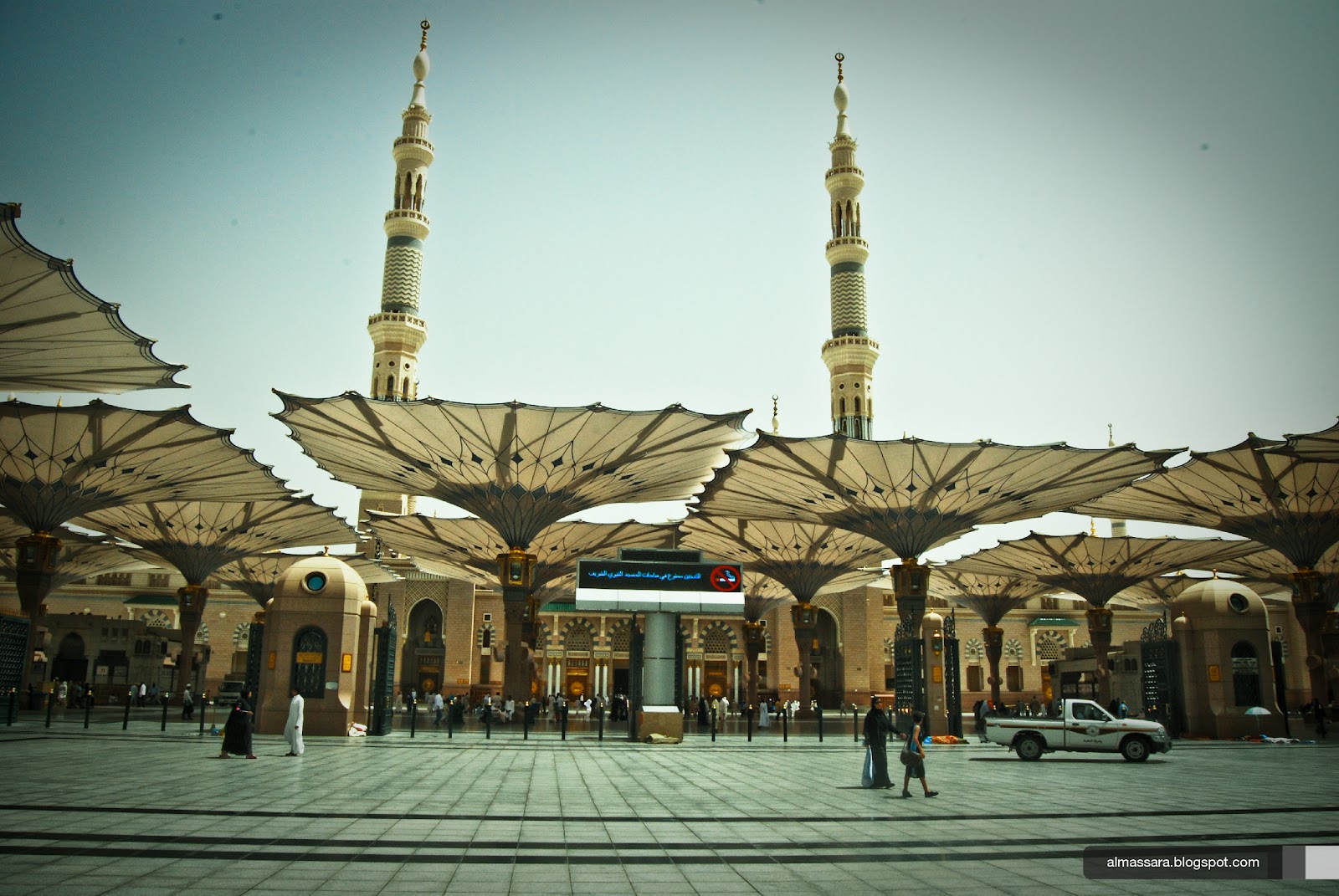 Photos Of Masjid Al Nabi, Check Out Photos Of Masjid Al Nabi - the ...