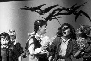 Ghost Hunting Theories: Classic Horror: "The Birds"