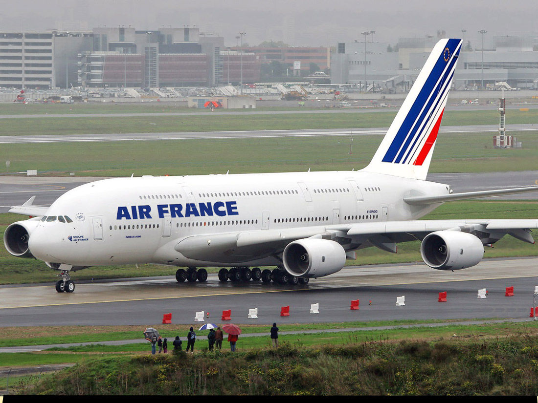 Entertainment: Airbus A380 - World's Largest Passenger Aircraft
