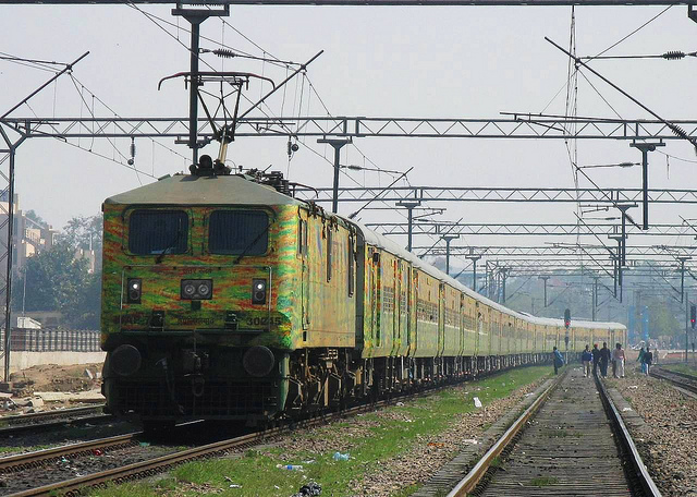 1) DURONTO EXPRESS