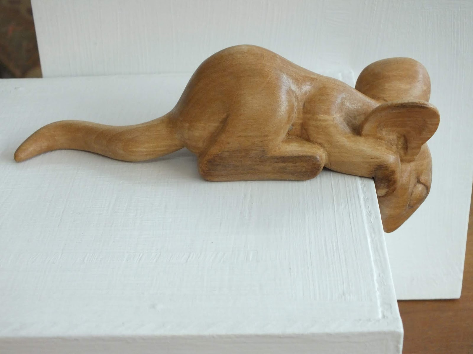 Duanes Carvings: Shelf mouse