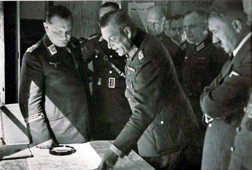 NAZI JERMAN: Foto Adolf Hitler dan Hermann Göring