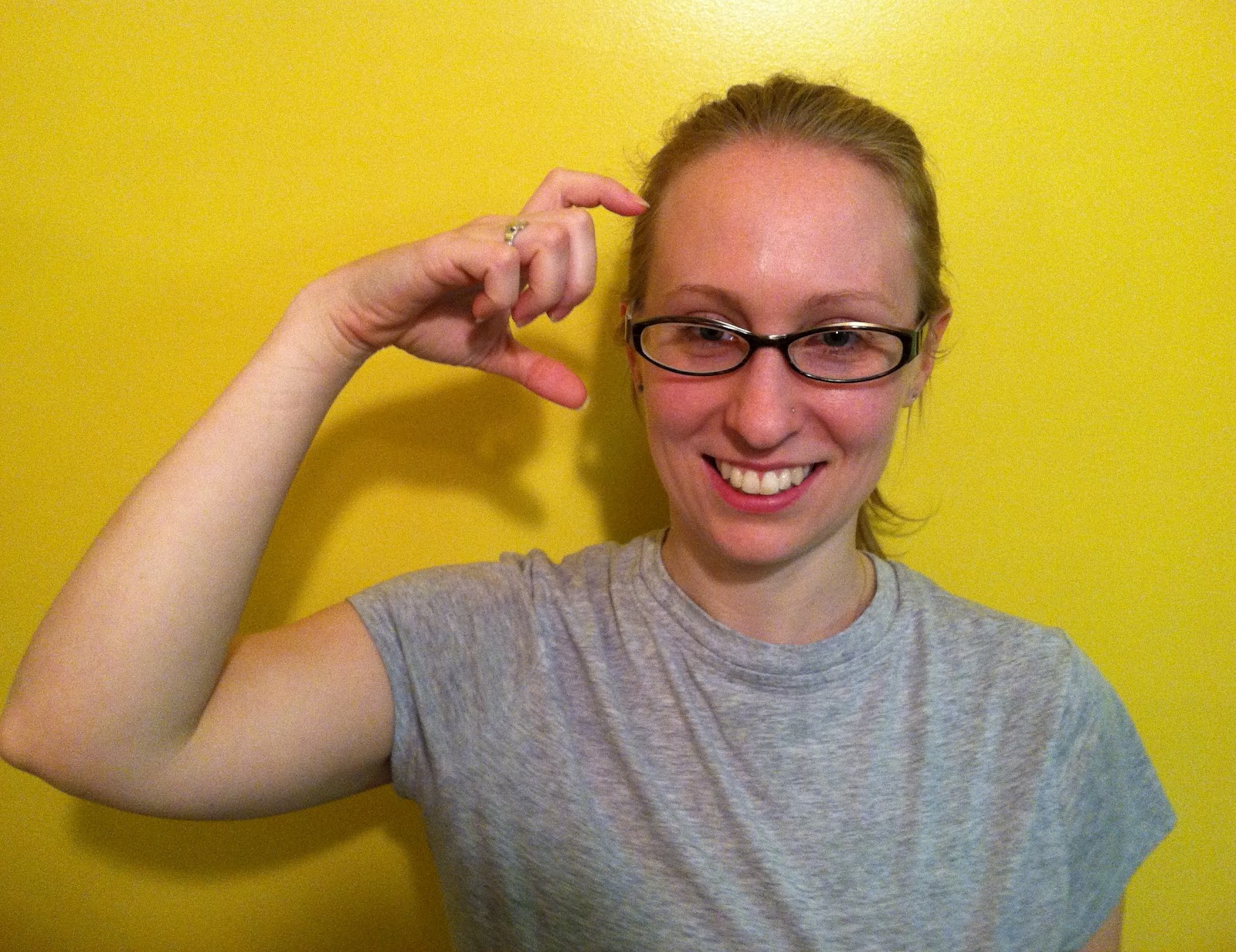 HearMyHands ASL: sign: MOON for What's the Sign Wednesday