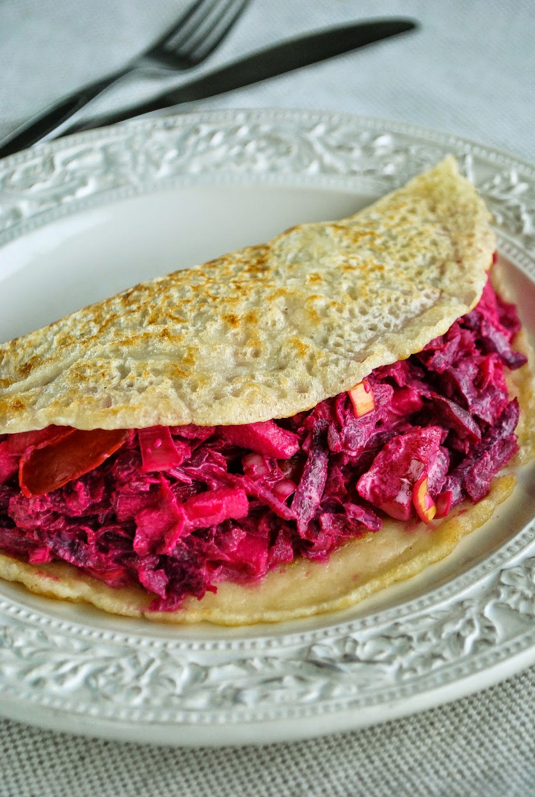 Pannkoogid krõmpsu ja kreemja peedisalatiga - Kodukokad.eeKodukokad.ee