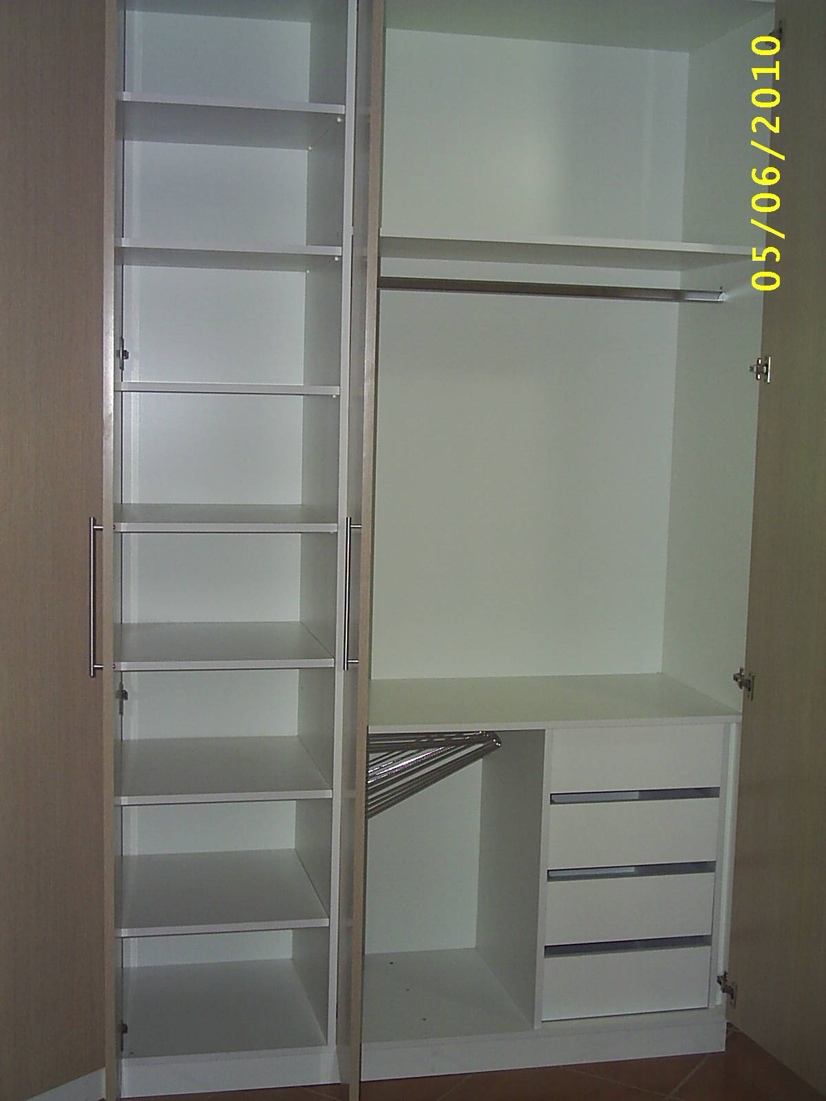 MK MÓVEIS SOB MEDIDA.(zona sul) PORTO ALEGRE: Roupeiro em MDF Cinza ...