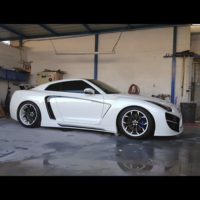 Modifikasi Nissan GT-R R35 dengan Konsep Godzila ~ Info Otomotif