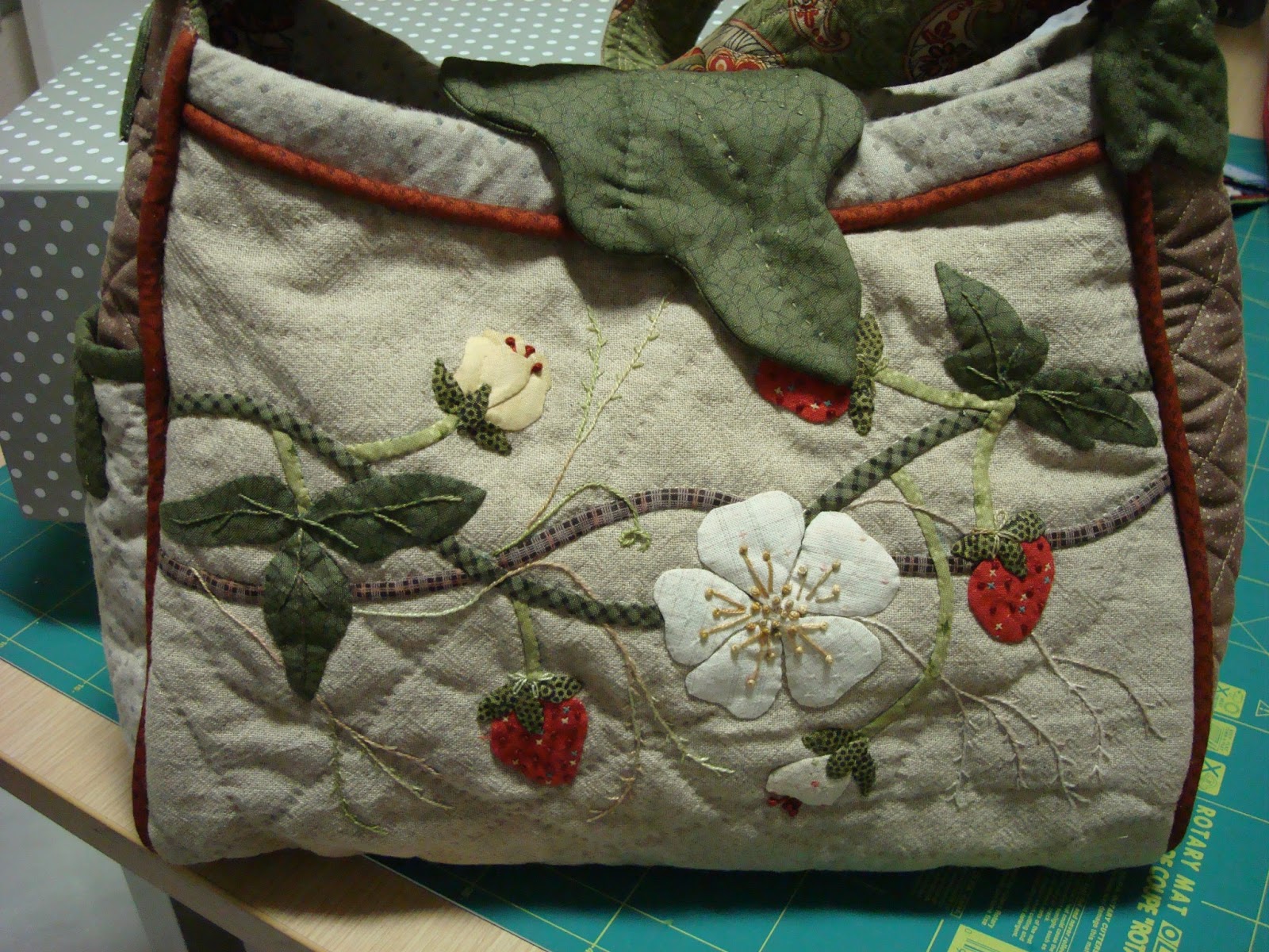 ANA Y SUS LABORES DE PATCHWORK: BOLSO