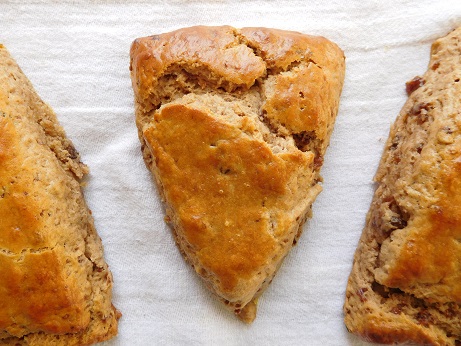 FOR THE LOVE OF GRUB: CINNAMON RAISIN SCONES