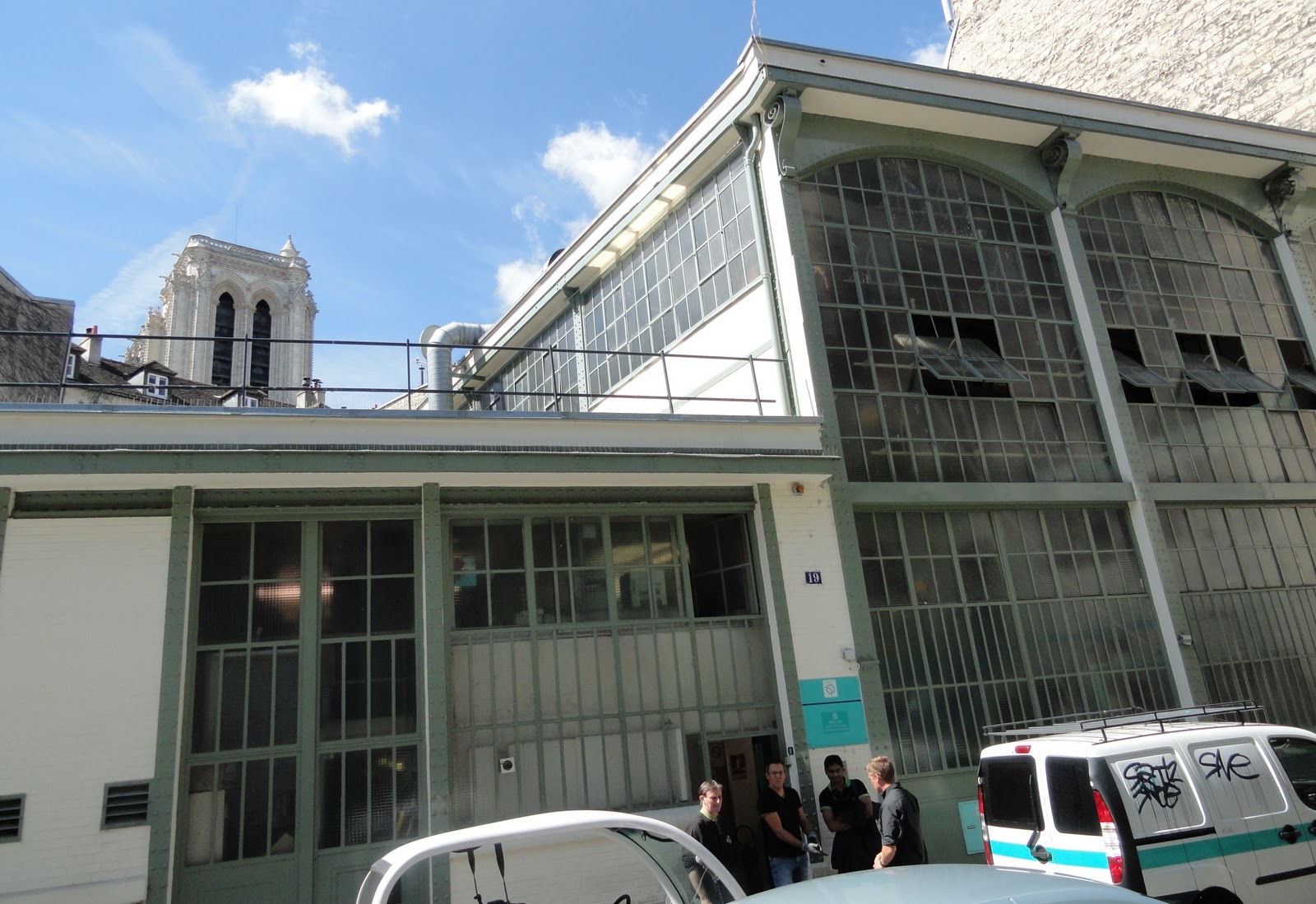 Des usines à Paris: Une usine à Notre-Dame