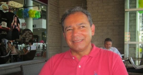 ESCRIBIR PARA SALVAR A OTROS Entrevista con Celso Román ~ Lectopaternidad