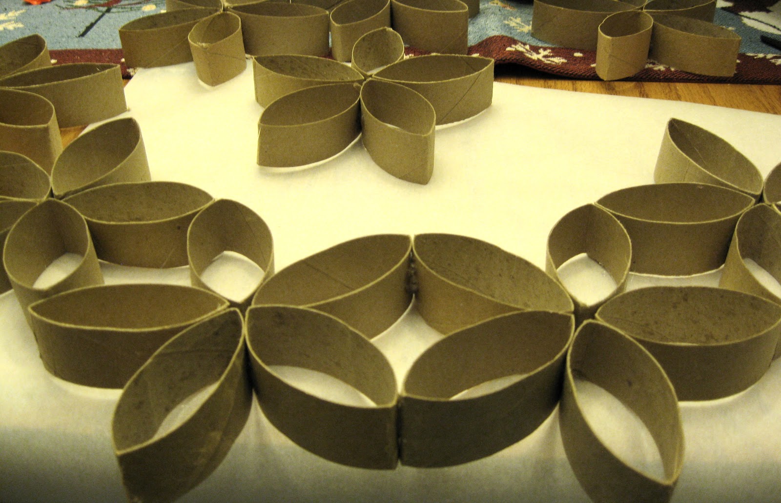 Sarah Jane's Craft Blog: Cardboard Tube Christmas Wreath