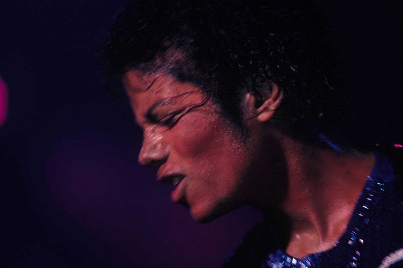 MJJ Photo Gallery: Michael Jackson - Victory Tour (The Jackson Tour)