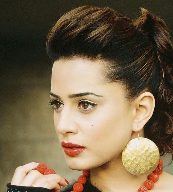 Fashion World: MAHREEN RAHEEL