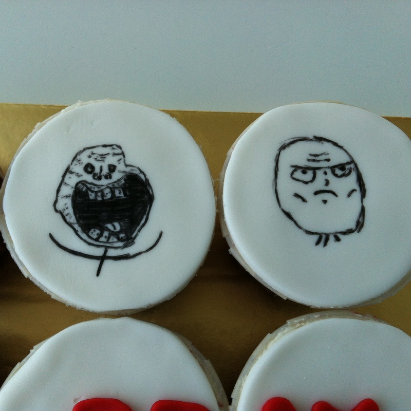 TeaRoom by Bel Jee: Meme cupcakes
