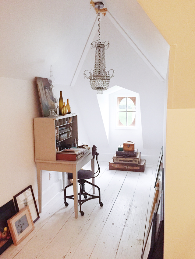 Because It's Awesome: Inspiration // A Hallmark photo stylist's home