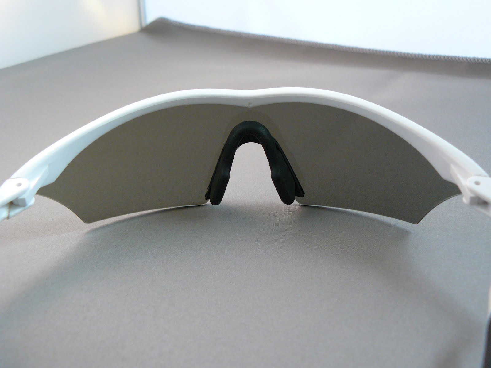 Oakley-for-sale: Oakley Mumbo Deflection Device White Grey